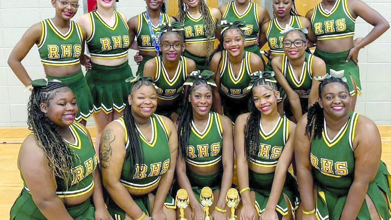 Hornet cheerleaders wow judges at camp